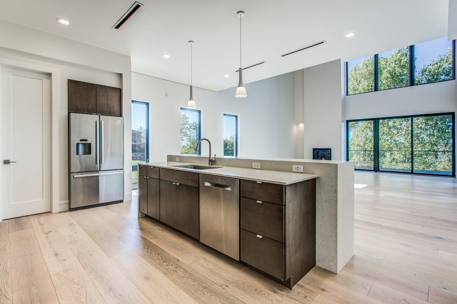 Laguna 9 1⁄2" White Oak Engineered Hardwood Flooring - ADM Flooring