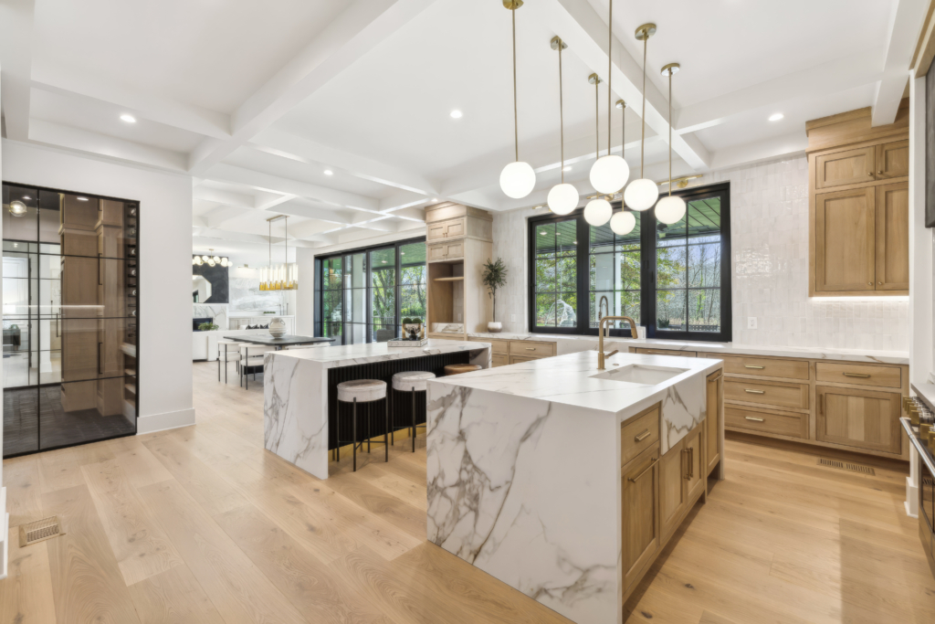Laguna Natural 9 1⁄2" White Oak Engineered Hardwood Flooring - ADM Flooring